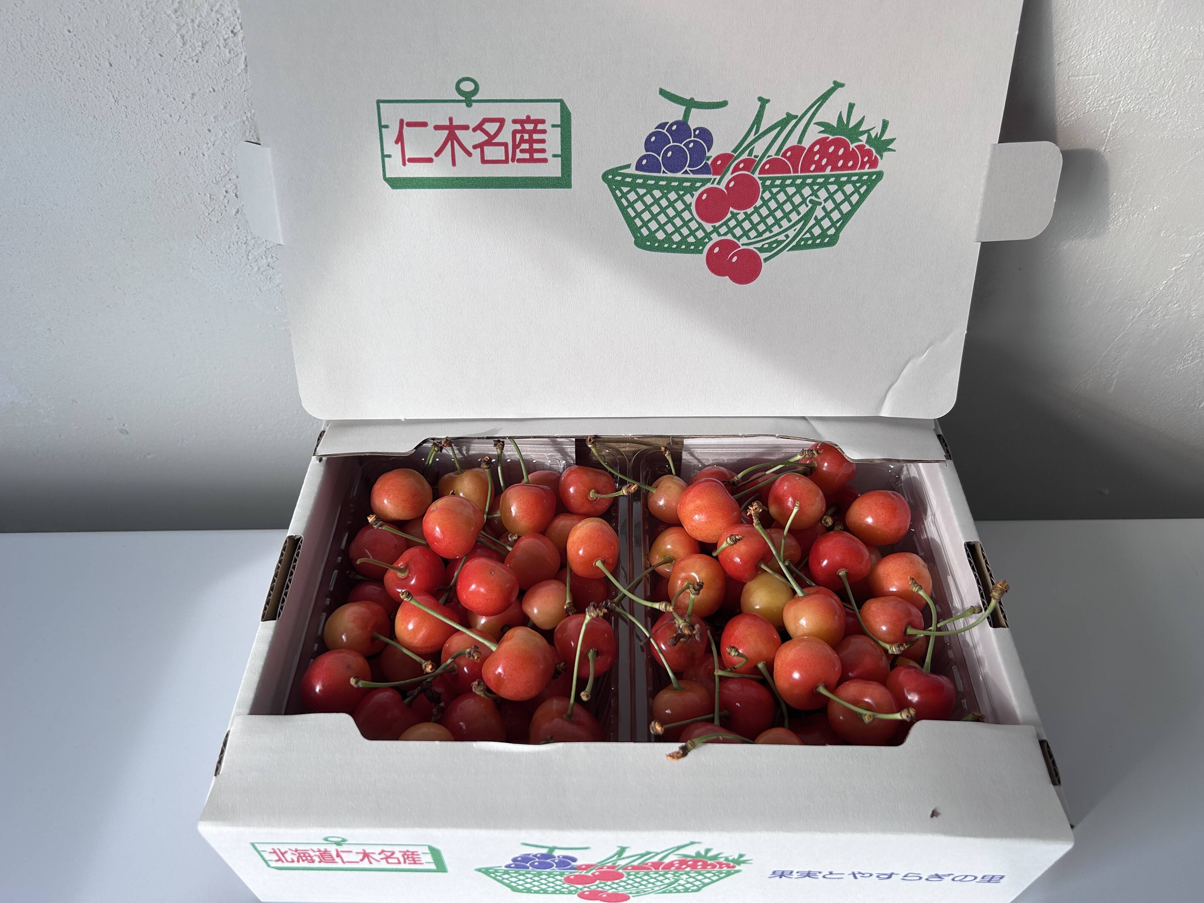 北海道仁木町産 佐藤錦Mサイズ〜 バラ入れ1キロ：北海道産の佐藤錦｜食べチョク｜産地直送(産直)お取り寄せ通販 - 農家・漁師から旬の食材を直送