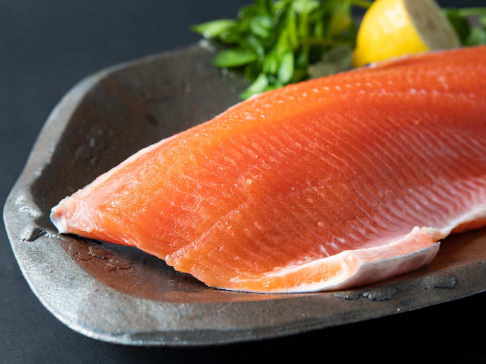 阿蘇から届く 川魚の刺身 ASOサーモン 550g以上（110g×5パック) 無添加レシピ付き：熊本県産のトラウトサーモン｜食べチョク｜産地直送(産直)お取り寄せ通販 - 農家・漁師から旬の食材を直送