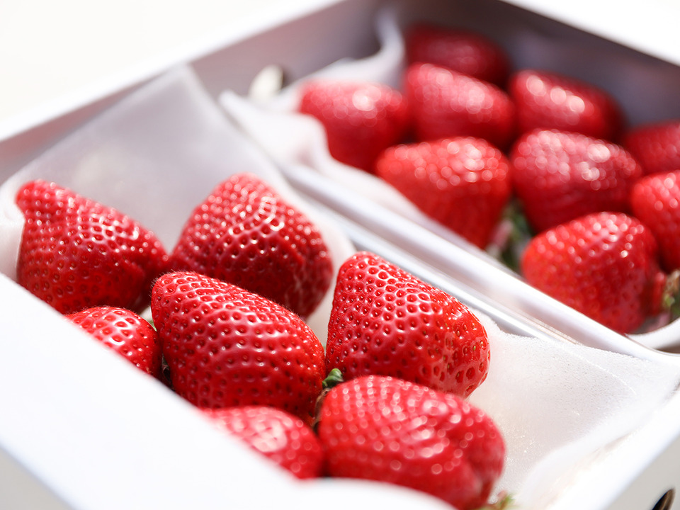 【ギフト発送用】 朝摘み 完熟 あまおう苺 270g×2パック：福岡県産のあまおう｜食べチョク｜産地直送(産直)お取り寄せ通販 - 農家・漁師 ...