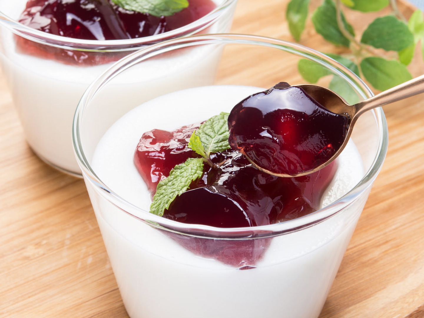 山形県産 山菜ときのこの森から「山ぶどう原液100%ジュース 500mlx2本」ポリフェノールたっぷりの甘く美味しい健康飲料です♪♪ いつまでもご健康でありますよう♪♪：山形県産のヤマブドウ ...