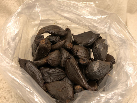 【お年玉キャンペーン30%増量中】【農薬・化学肥料不使用栽培】青森県産ハネにんにく使用 自家製黒にんにく お買得大容量 780g（260g入りパック・3個）：青森県産のドライフード｜食べチョク ...