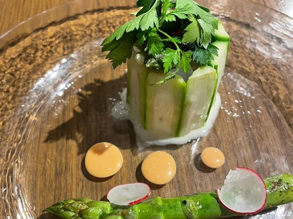 極太なのに柔らかいアスパラ 3L・2Lサイズ 900g 【北海道赤平産】：北海道産のガインリム｜食べチョク｜産地直送(産直)お取り寄せ通販 - 農家・漁師から旬の食材を直送