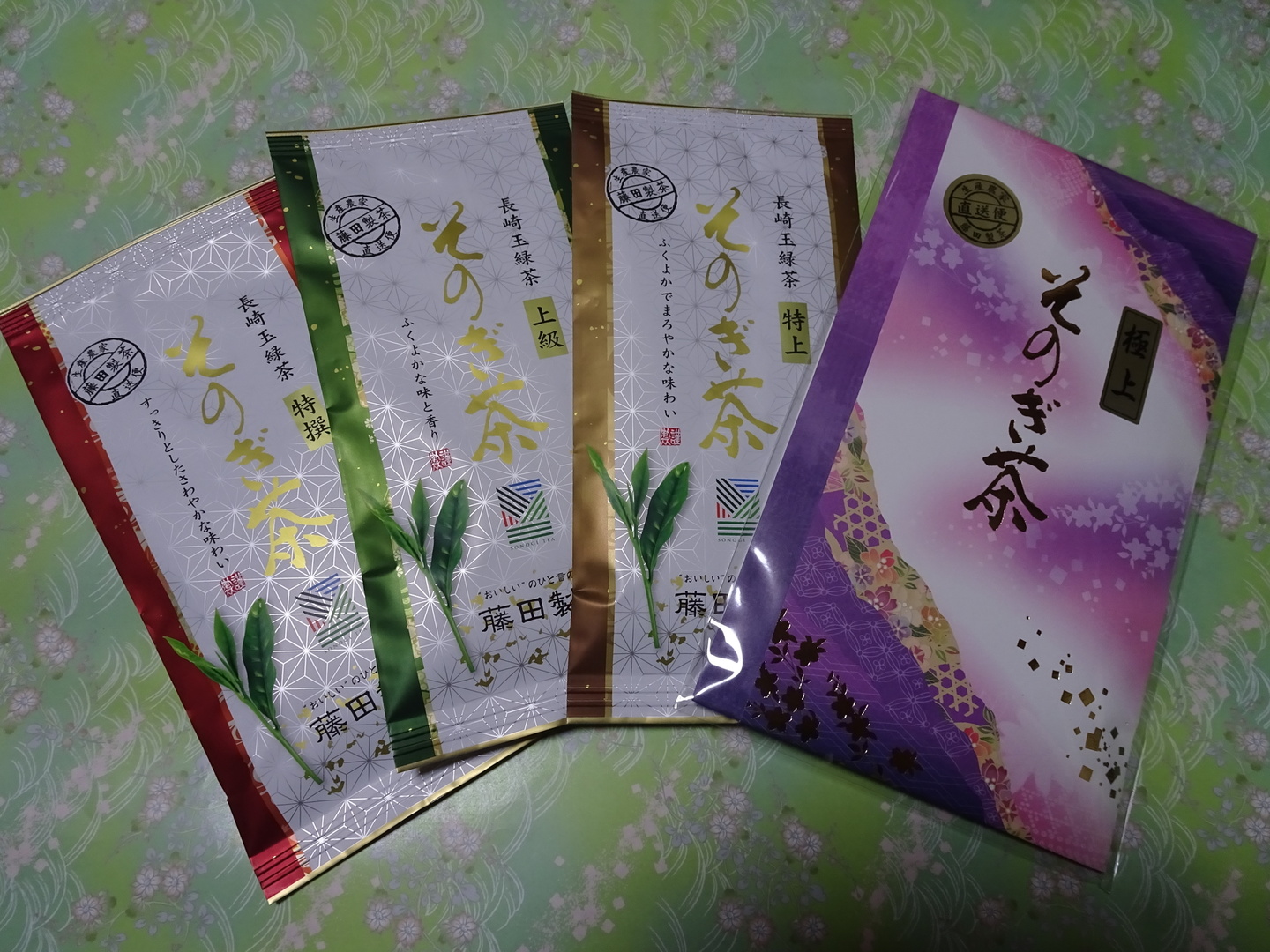 【朝市限定】4本セット・レターパック 霧がかかる標高250mの畑で育ったそのぎ茶 極上（80g）・特上（90g）・やぶきた（90g）・かぶせ（90g）：長崎県産のその他日本茶｜食べチョク｜産地 ...